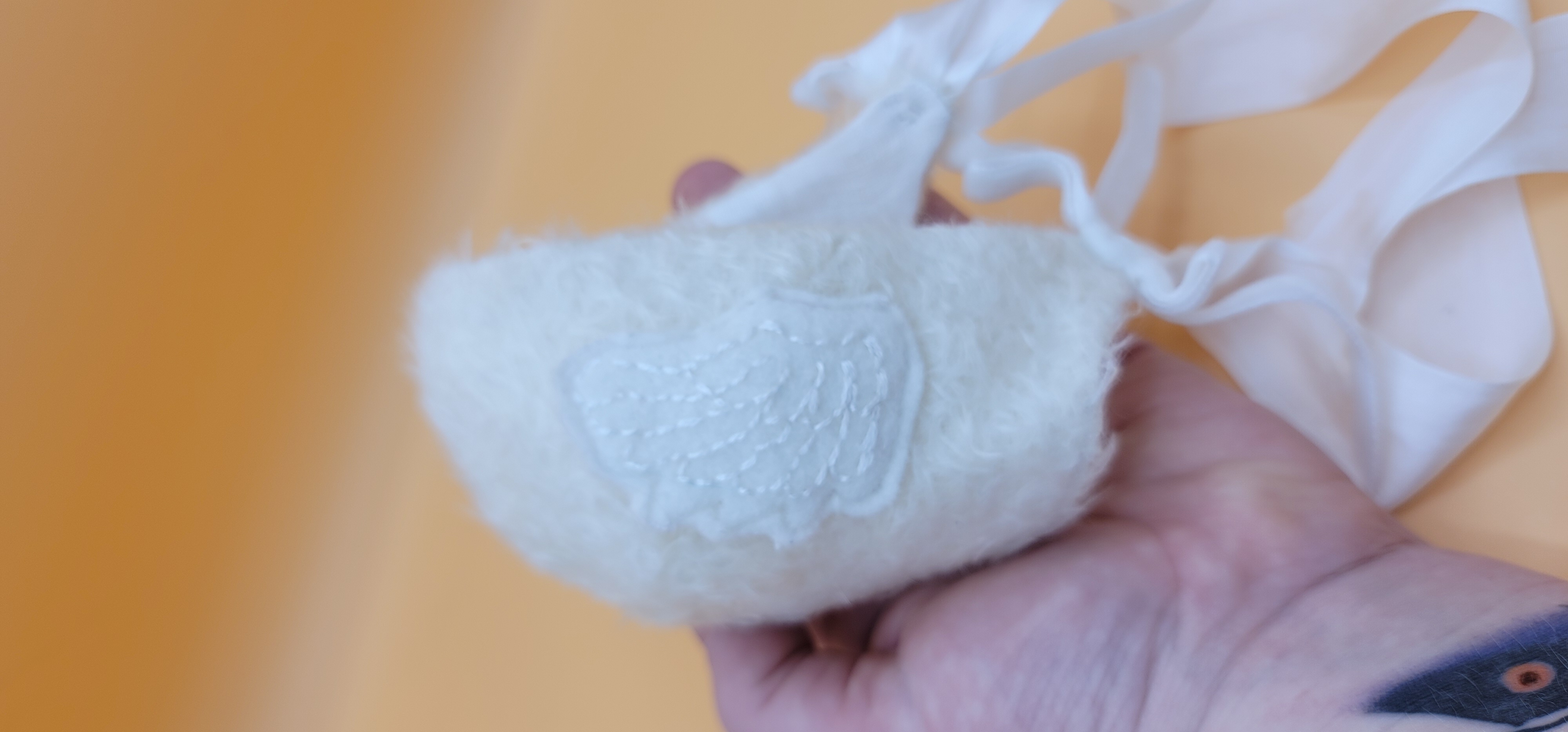 Mohair Swan Helmet for Neo Blythe | Motor City Dolly